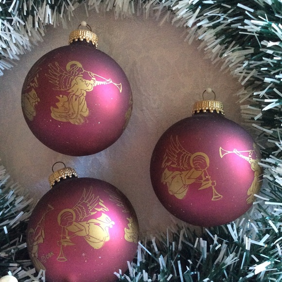 Holiday | Vintage Burgundy Maroon And Gold Angels Trumpet Musical Euc ...